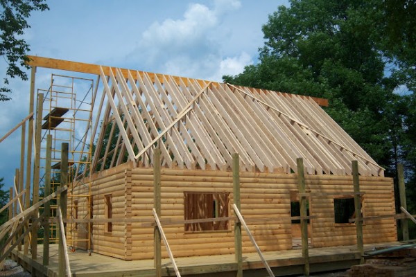 What Roof System Should You Choose for Your Log Home? - Wholesale Log Homes